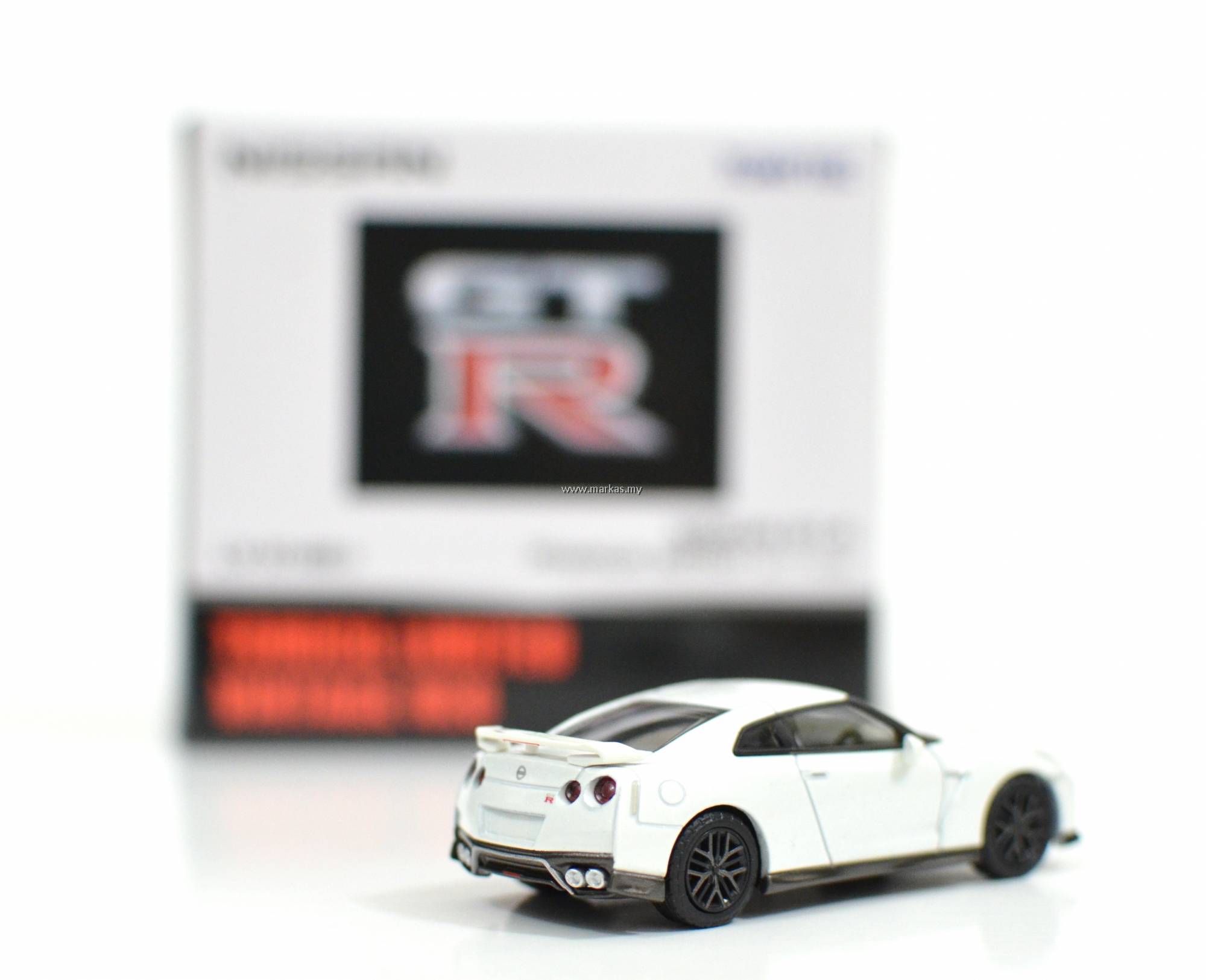 TOMICA LIMITED VINTAGE NEO LV-N148C NISSAN GT-R PREMIUM EDITION 2017 MODEL (WHITE)