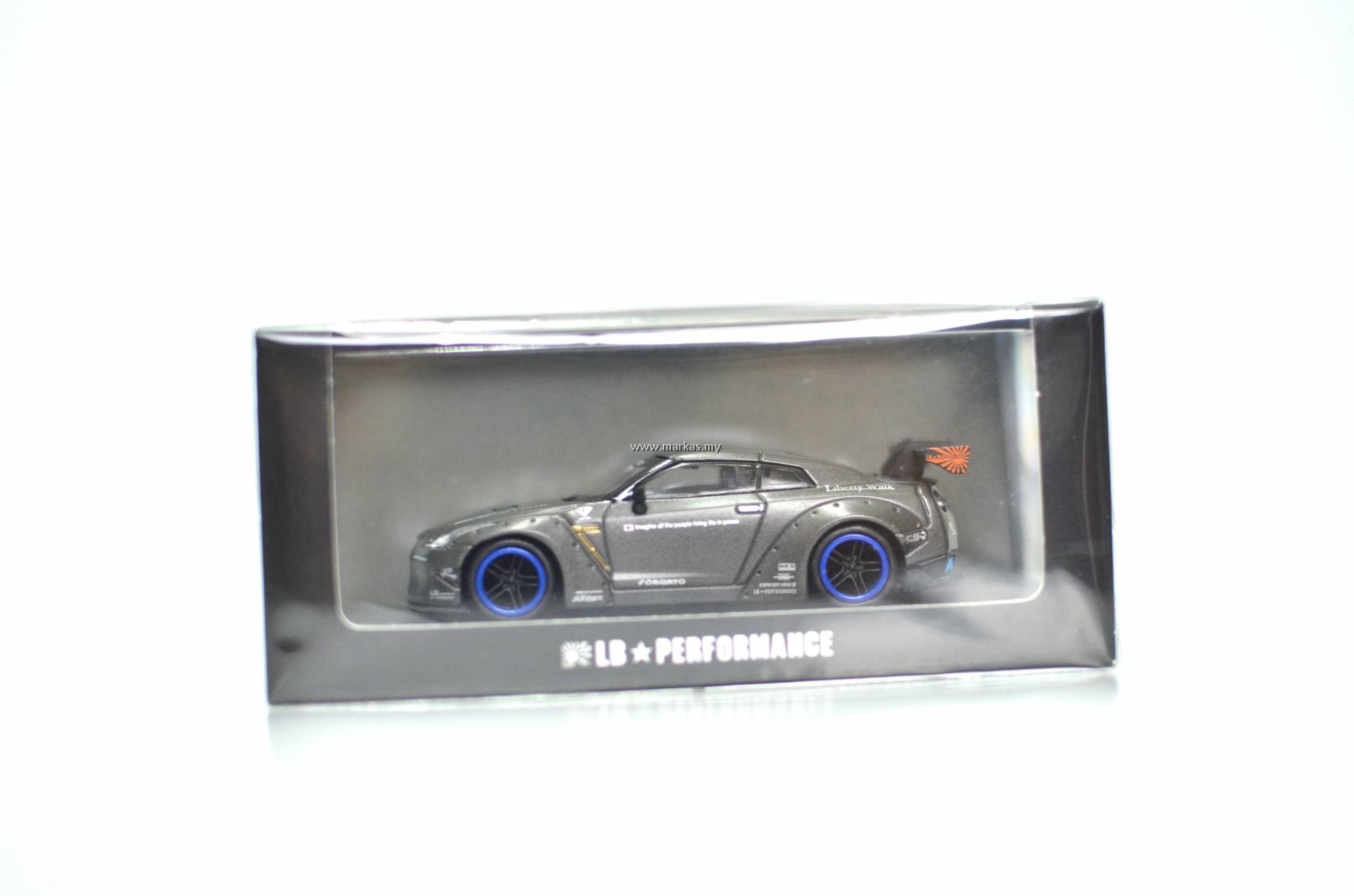 LB PERFORMANCE 1/64 LB NISSAN GT-R IRON GREY WITH SPARE RIMS & TYRE
