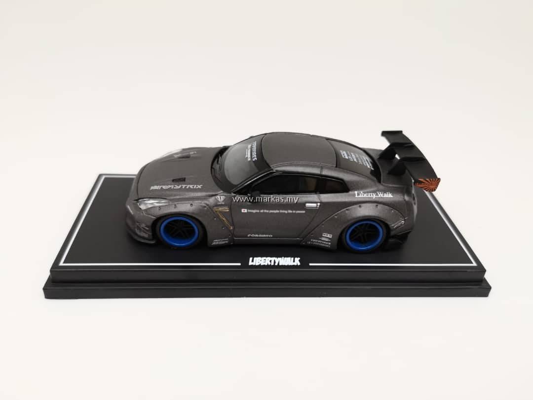 LB PERFORMANCE 1/64 LB NISSAN GT-R IRON GREY WITH SPARE RIMS & TYRE