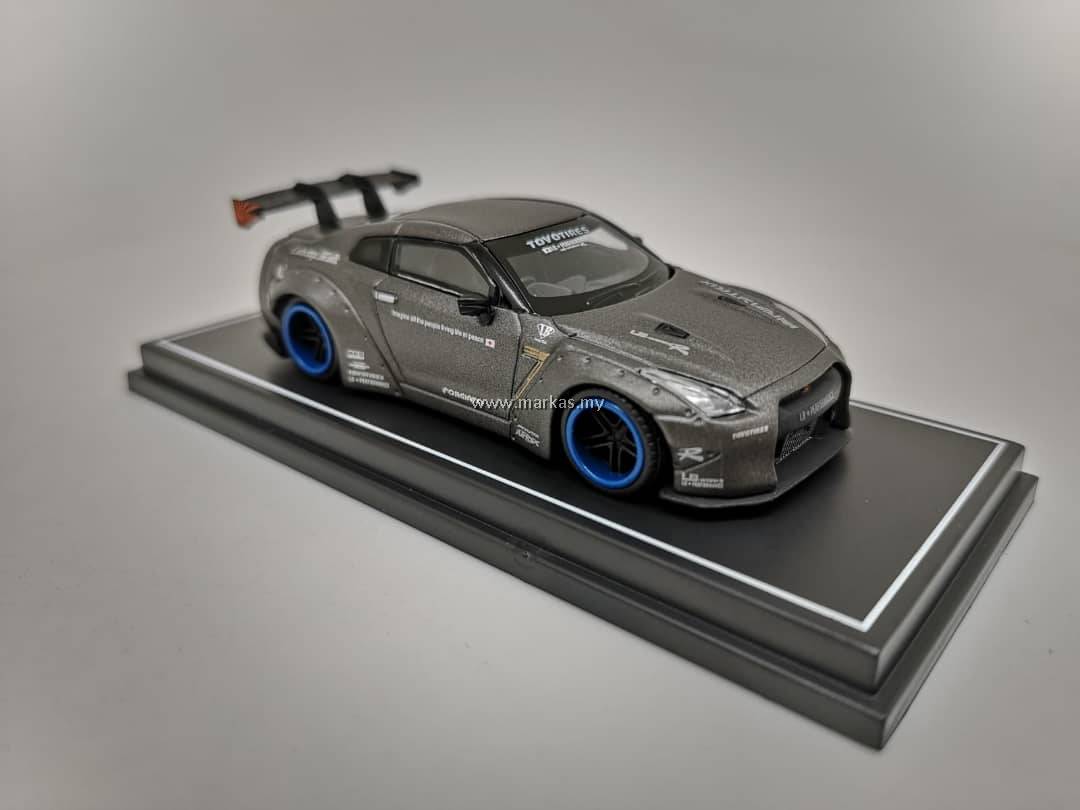 LB PERFORMANCE 1/64 LB NISSAN GT-R IRON GREY WITH SPARE RIMS & TYRE