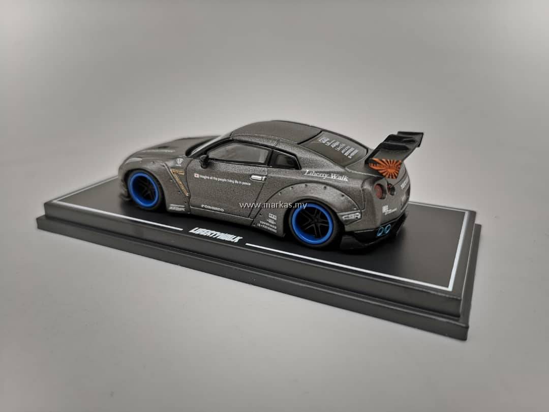 LB PERFORMANCE 1/64 LB NISSAN GT-R IRON GREY WITH SPARE RIMS & TYRE