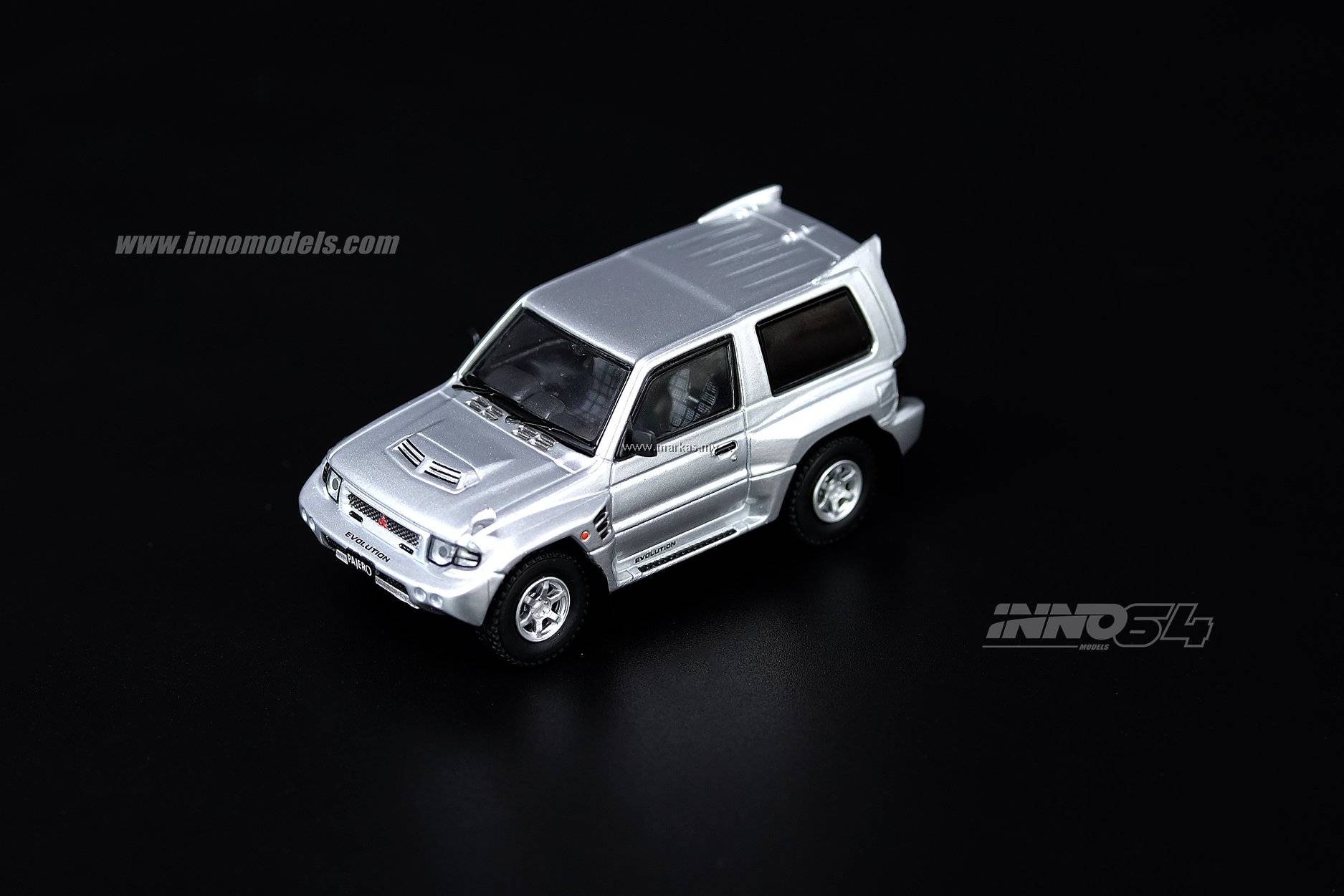 INNO MODELS INNO64 1/64 MITSUBISHI PAJERO EVOLUTION SILVER