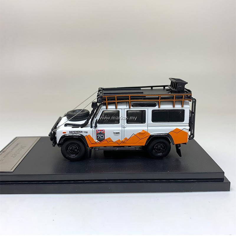 MASTER MODEL 1/64 LAND ROVER DEFENDER 110 70TH UK