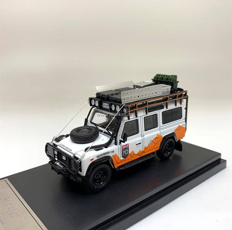 MASTER MODEL 1/64 LAND ROVER DEFENDER 110 70TH UK