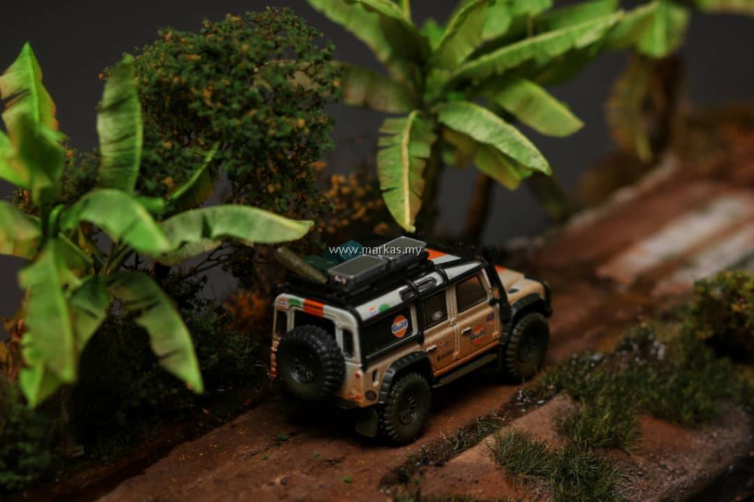 MASTER MODEL 1/64 LAND ROVER DEFENDER 110 OFF-ROAD GULF OIL GULF MUDDY ...