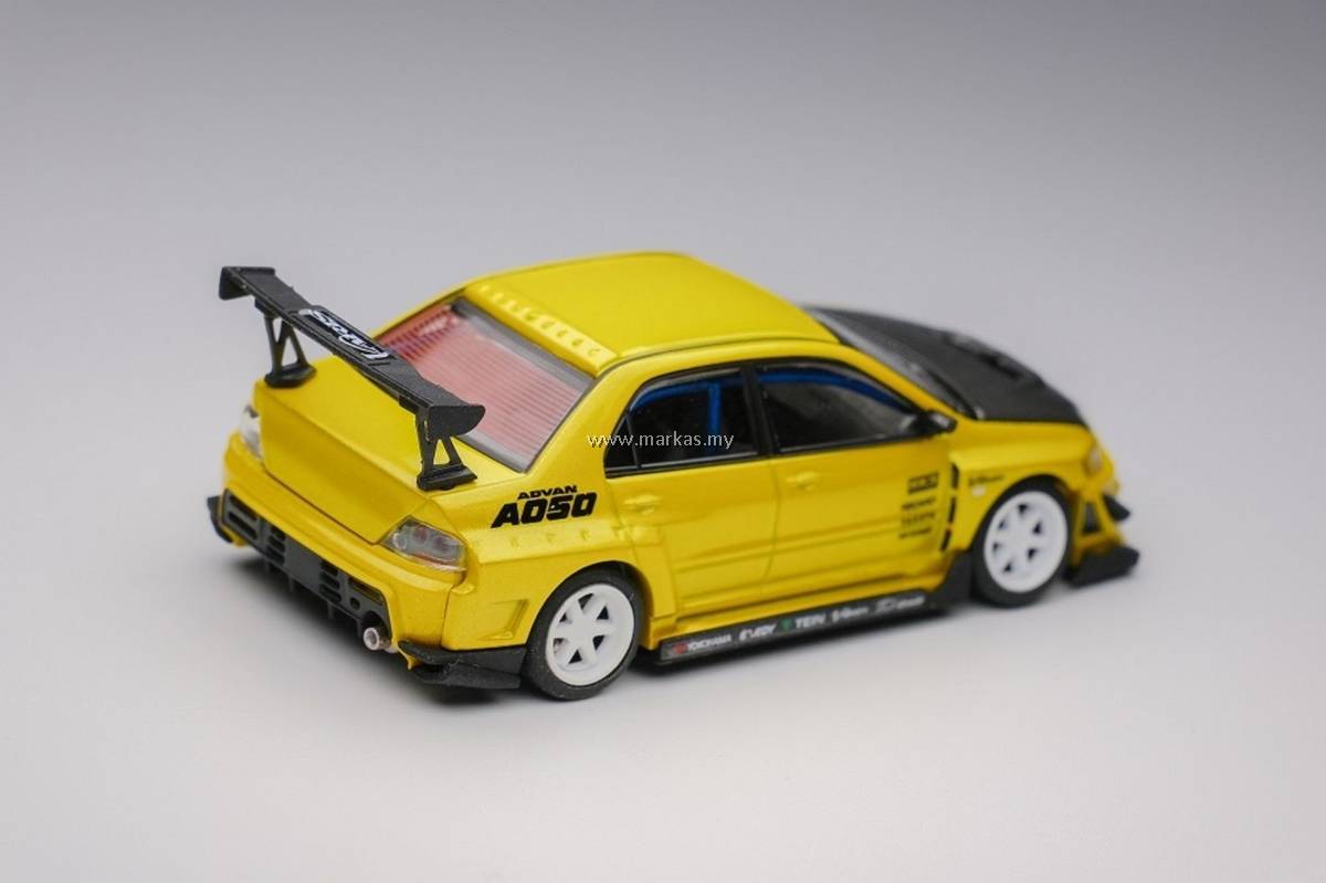 PEAKO MODEL 1/64 MITSUBISHI LANCER EVOLUTION IX VARIS YELLOW CARBON HOOD