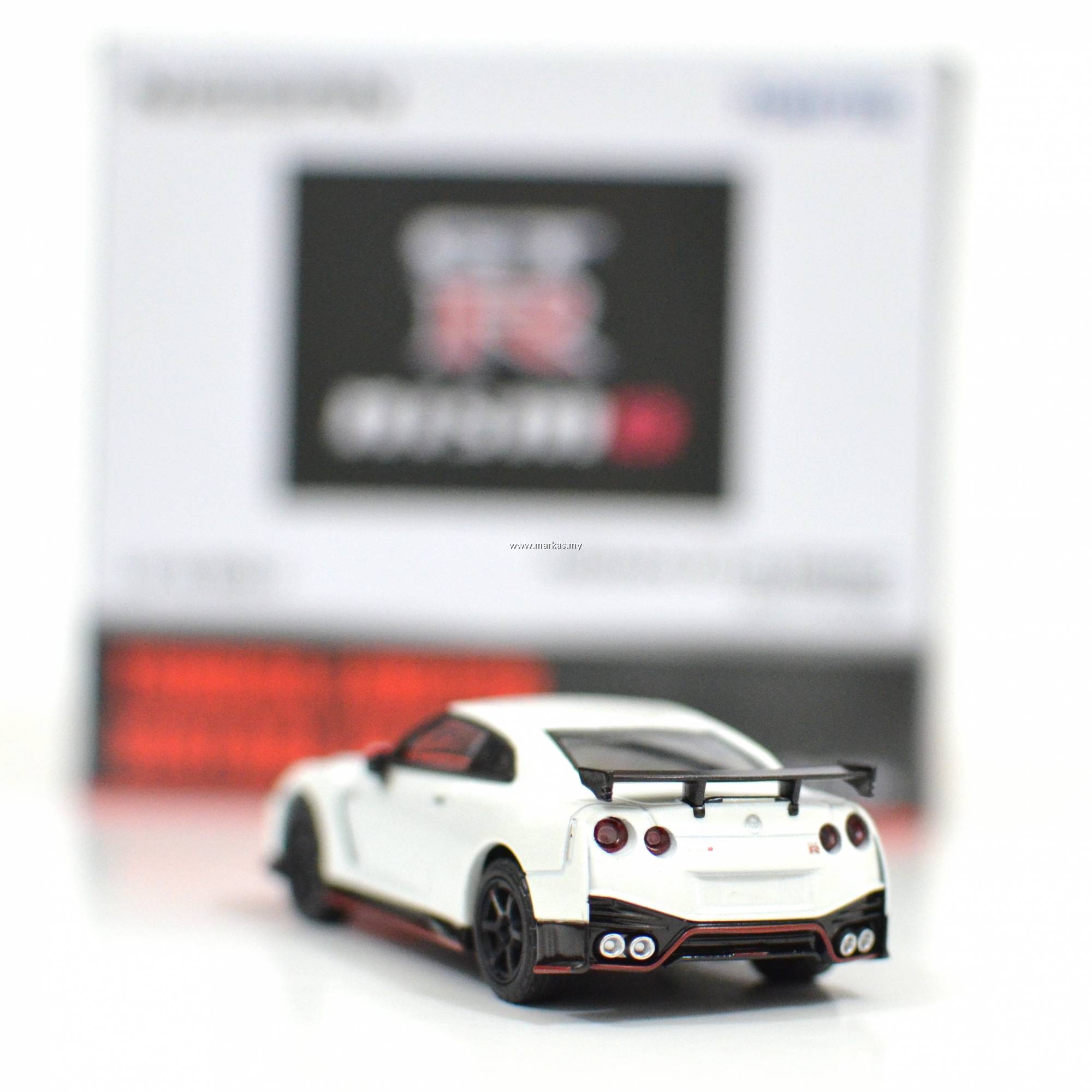 TOMICA LIMITED VINTAGE NEO LV-N153A NISSAN GT-R NISMO 2017 MODEL (WHITE)