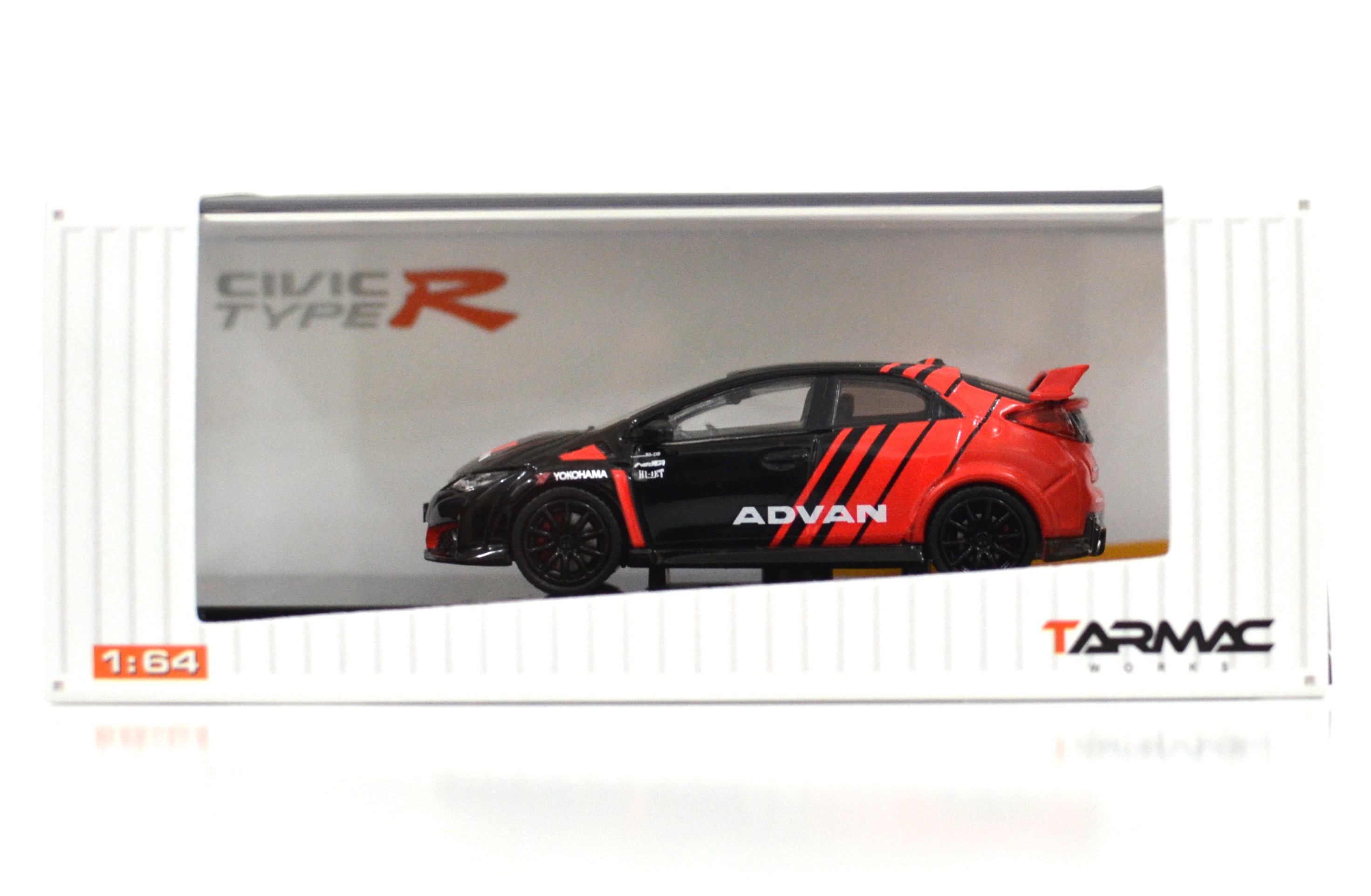 TARMAC WORKS HONDA CIVIC TYPE R FK2 - ADVAN WITH RACING WHEELS
