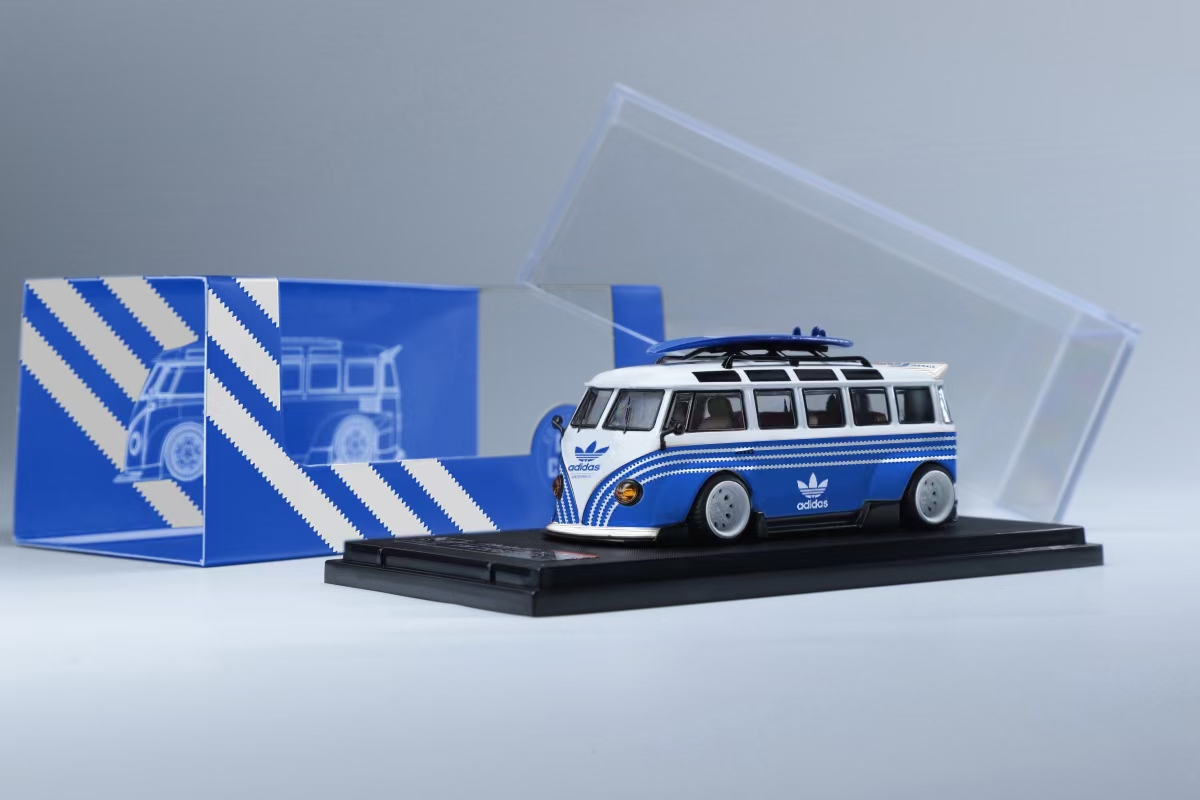 LIBERTY64 1/64 T1 KOMBI ADIDAS