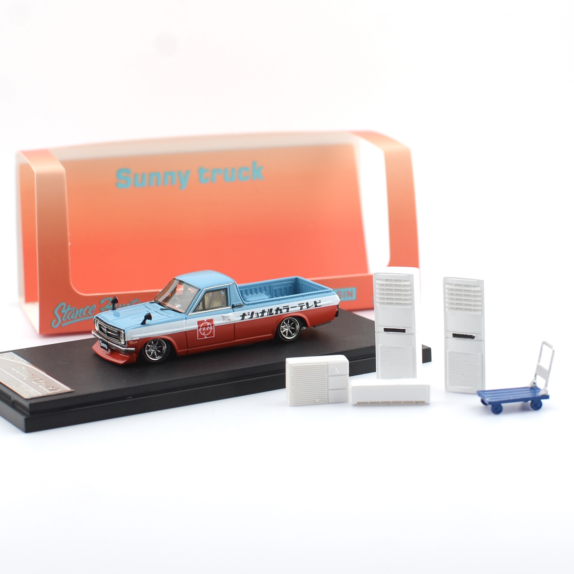 STANCE HUNTERS RESIN 1/64 DATSUN SUNNY TRUCK B120 WITH AIRCOND & TROLLEY