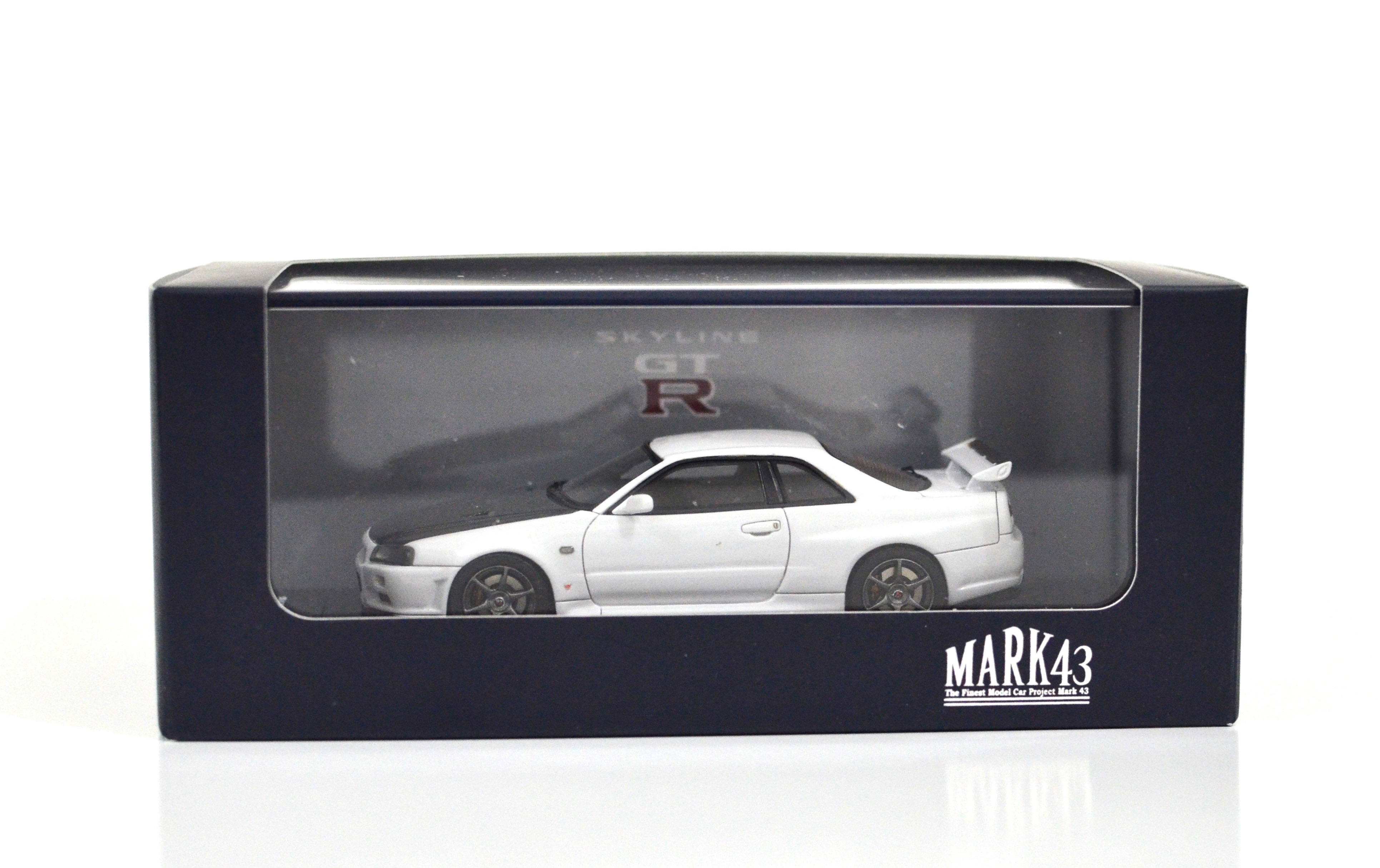 MARK43 NISSAN SKYLINE GT-R V SPEC II (BNR 34) CARBON BONNET WHITE